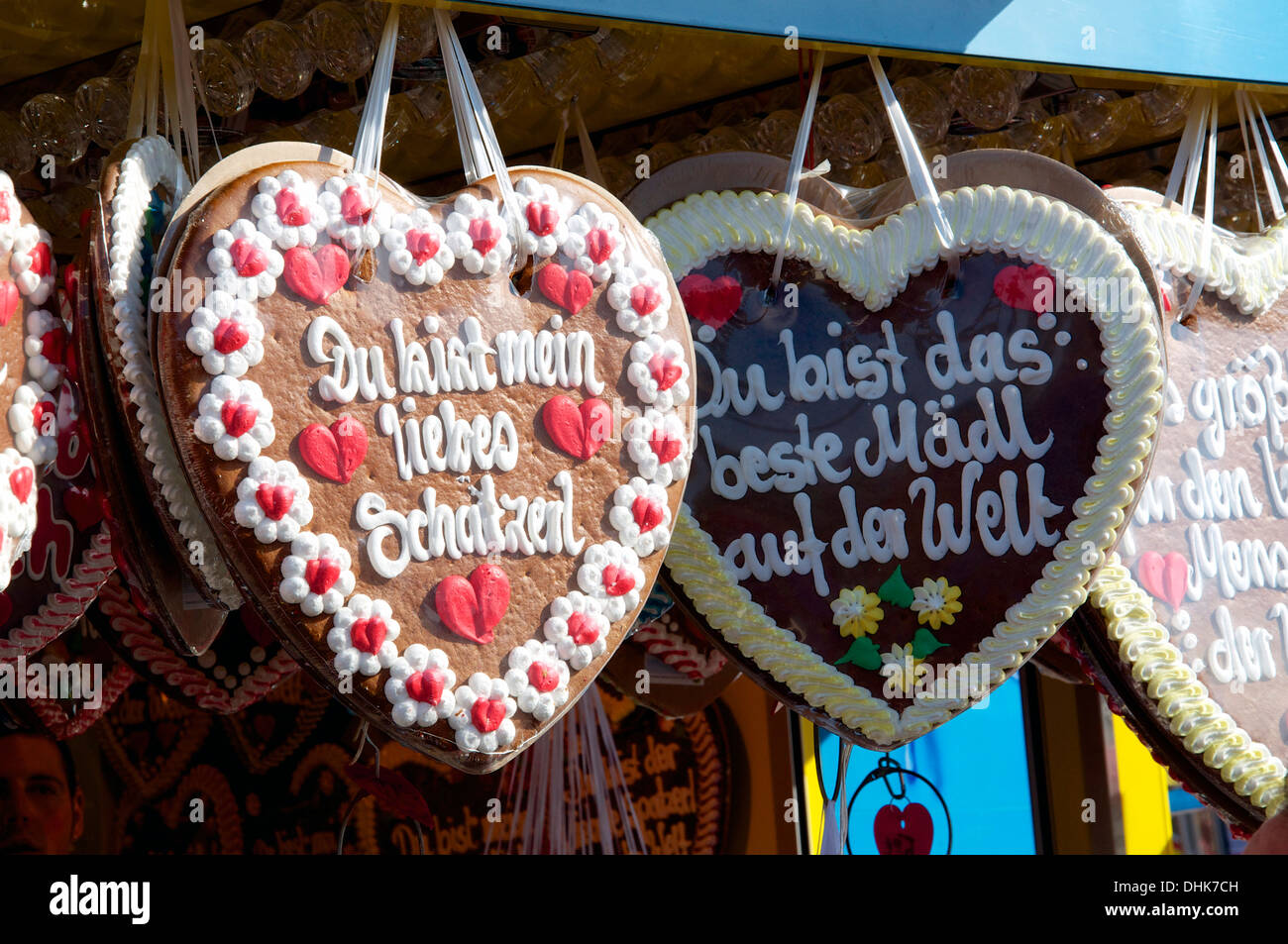 Gingerbread hearts hi-res stock photography and images - Alamy