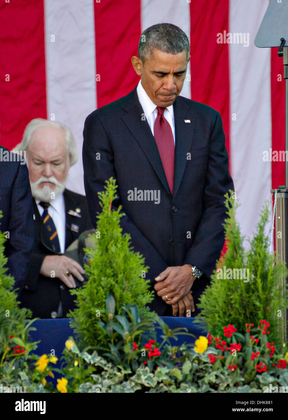 Va bows hi-res stock photography and images - Alamy