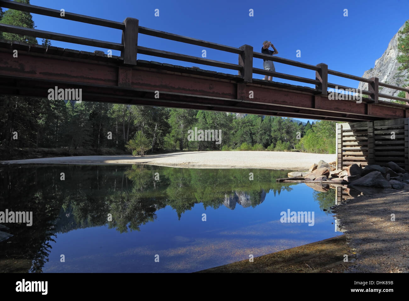 Elevated footbridge hi-res stock photography and images - Alamy