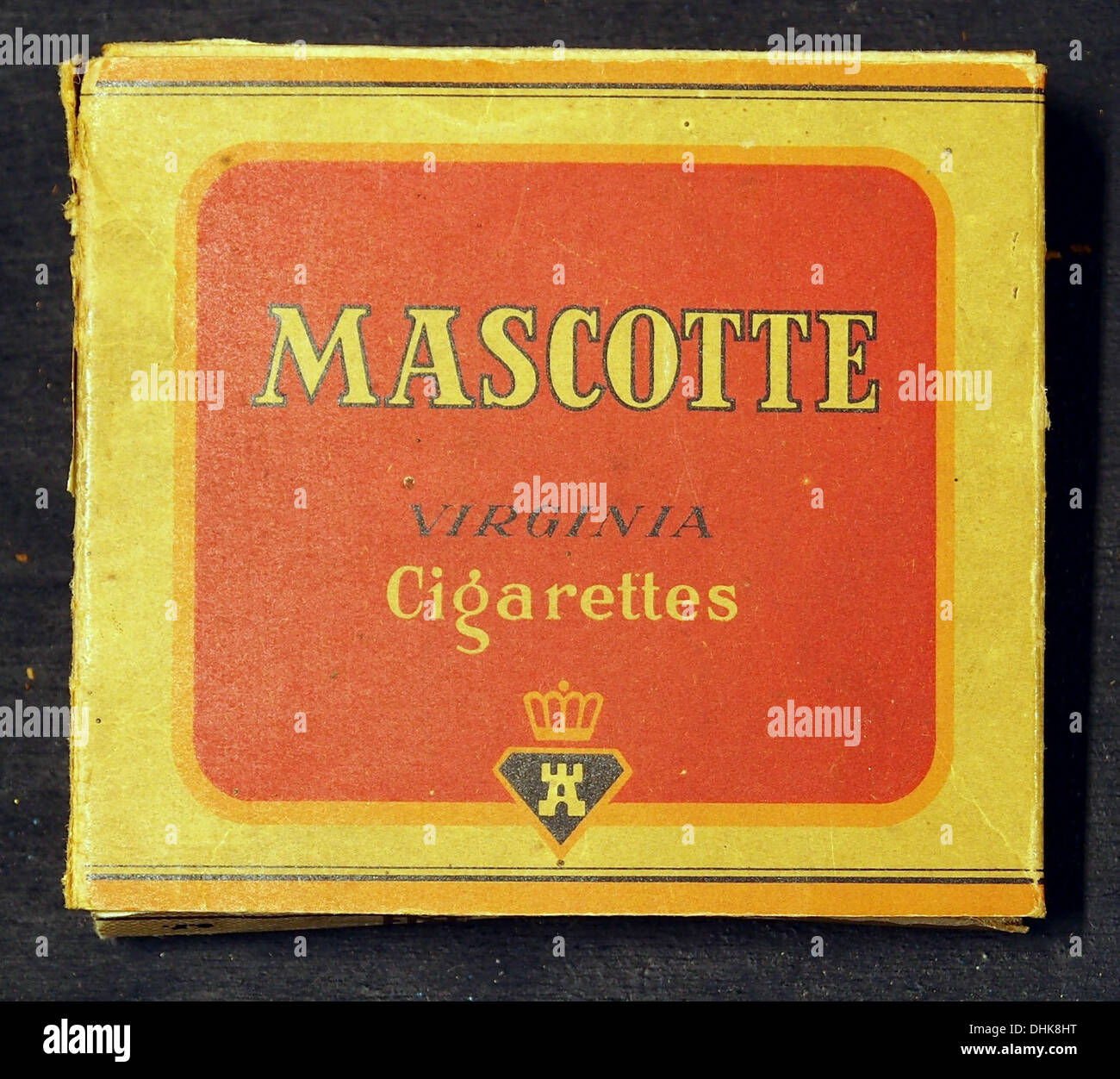 Cigarette packet design hi-res stock photography and images - Alamy