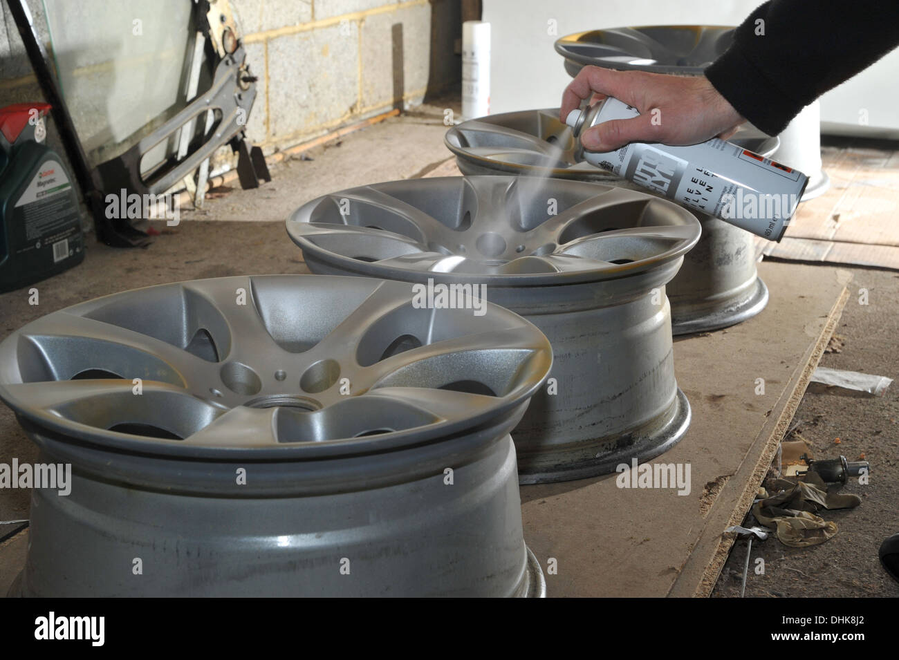 Alloy wheels hi-res stock photography and images - Alamy