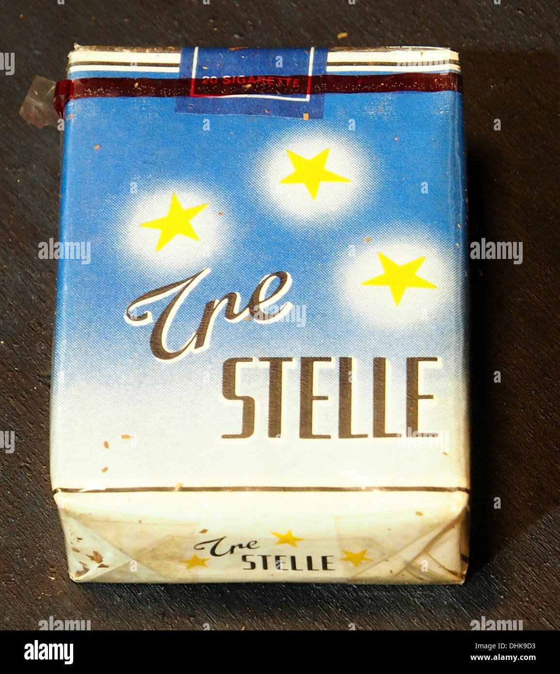 Advertising cigarette brands hi-res stock photography and images - Alamy