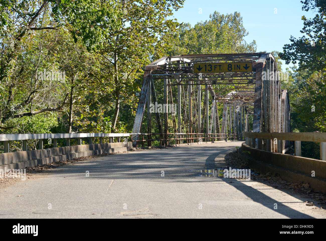 Box truss bridge hi-res stock photography and images - Alamy