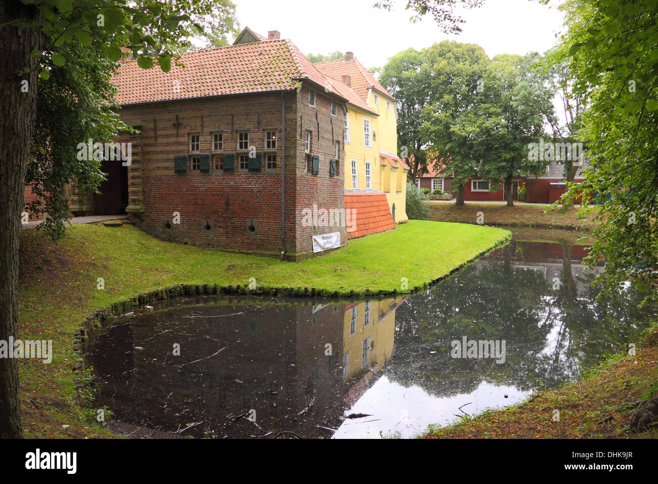 Maninga hi-res stock photography and images - Alamy