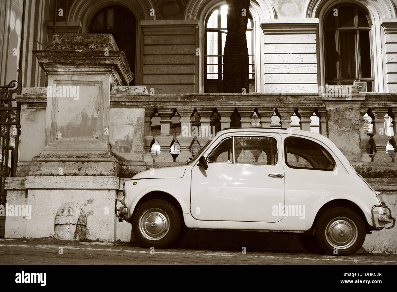 Parking a car in rome hi-res stock photography and images - Alamy