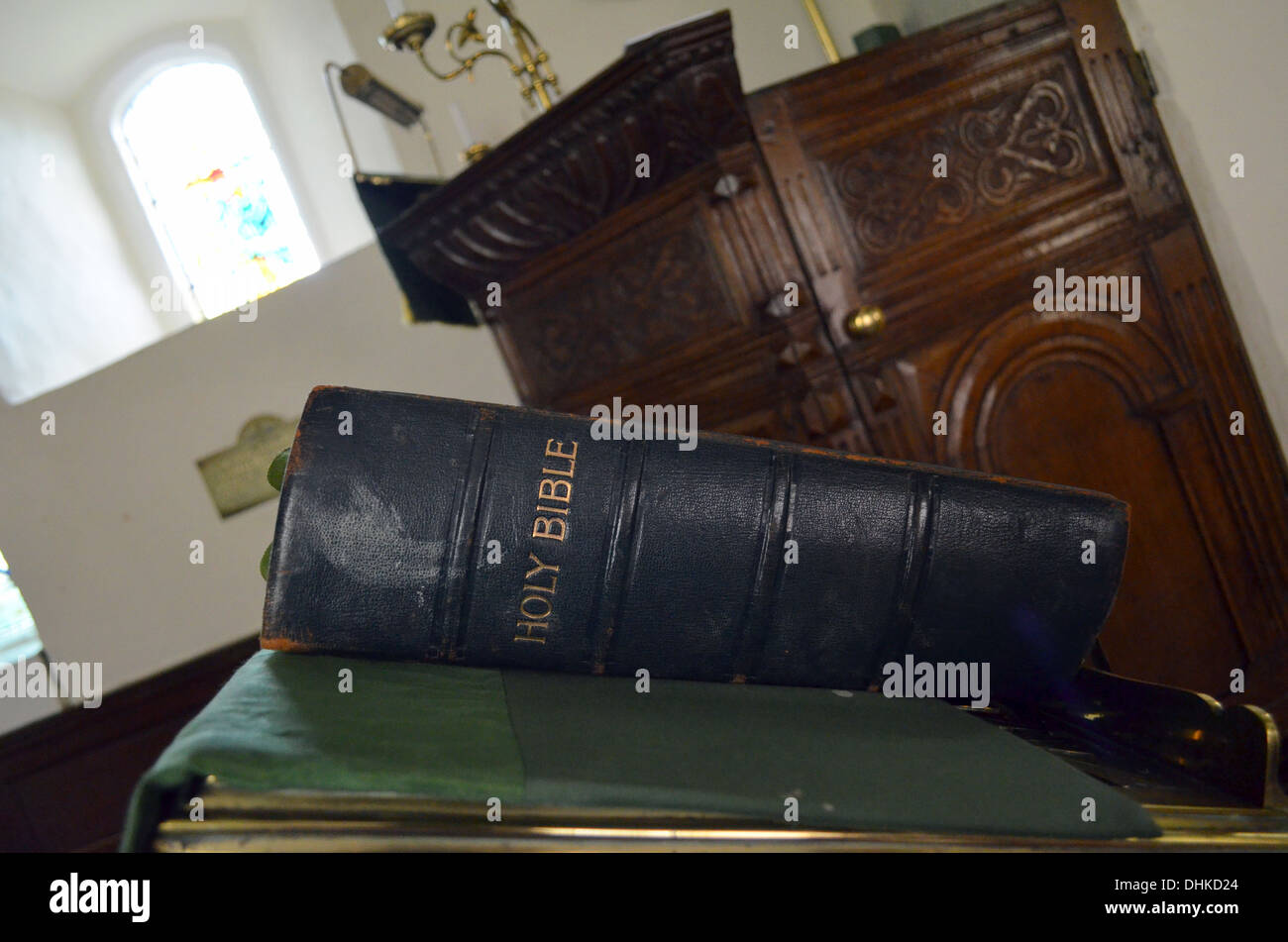 Church pulpit with bible hi-res stock photography and images - Alamy