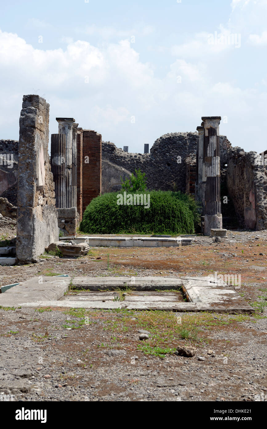 Pompeii atrium peristyle hi-res stock photography and images - Alamy