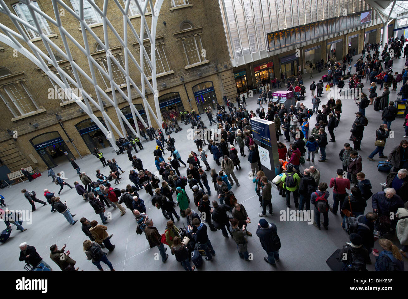 Passengers wait kings cross hi-res stock photography and images - Alamy