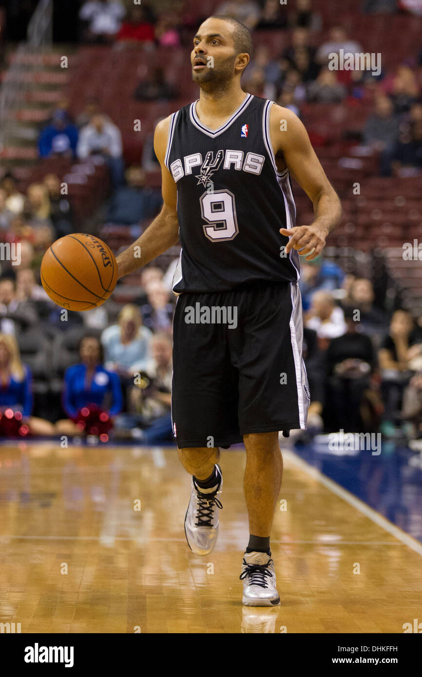 Philadelphia, Pennsylvania, USA. 11th Nov, 2013. San Antonio Spurs ...