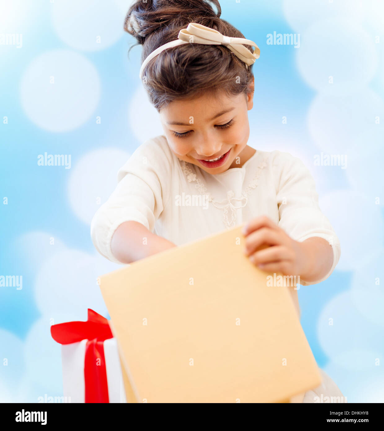 happy child girl with gift box Stock Photo - Alamy