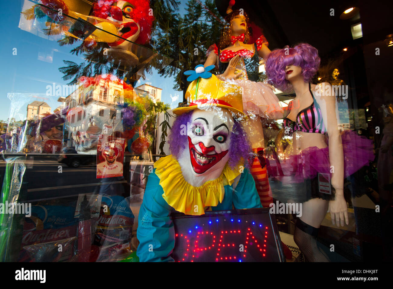 Scary Clown in shop Window, Hollywood Boulevard, Los Angeles ...