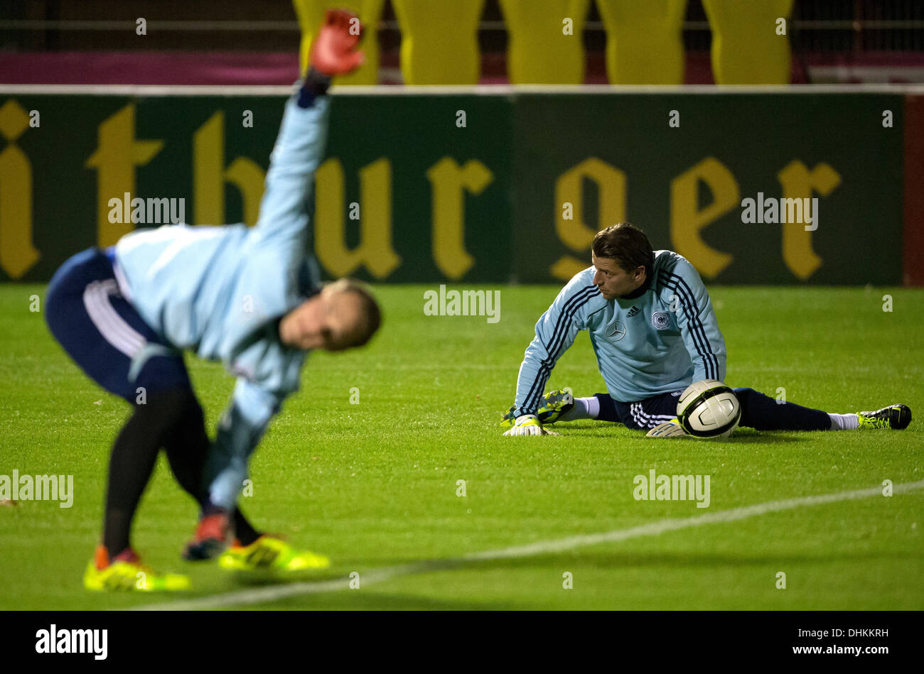 Munich, Germany. 12th Nov, 2013. German national goalkeepers Manuel ...
