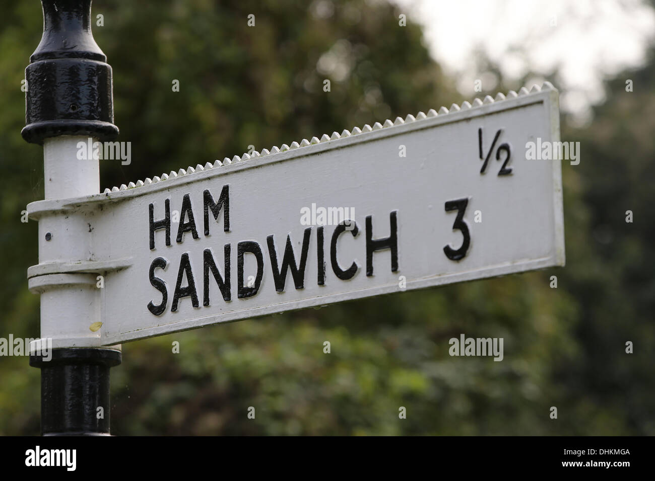 Kent road sign displaying directions to Ham Sandwich Stock Photo - Alamy
