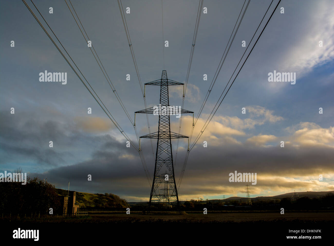 Wires and pylon hi-res stock photography and images - Alamy