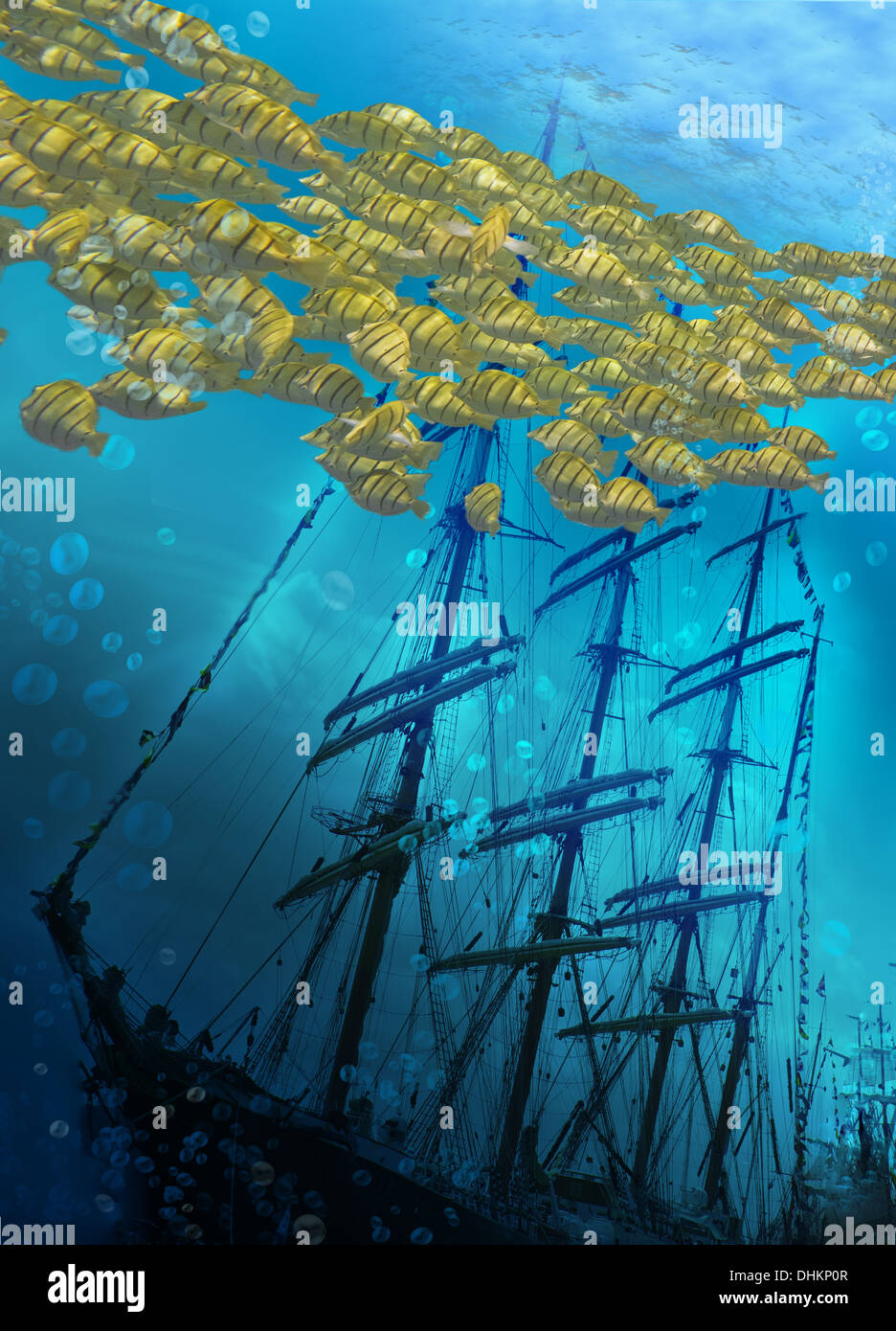 Sinking pirate ship hi-res stock photography and images - Alamy