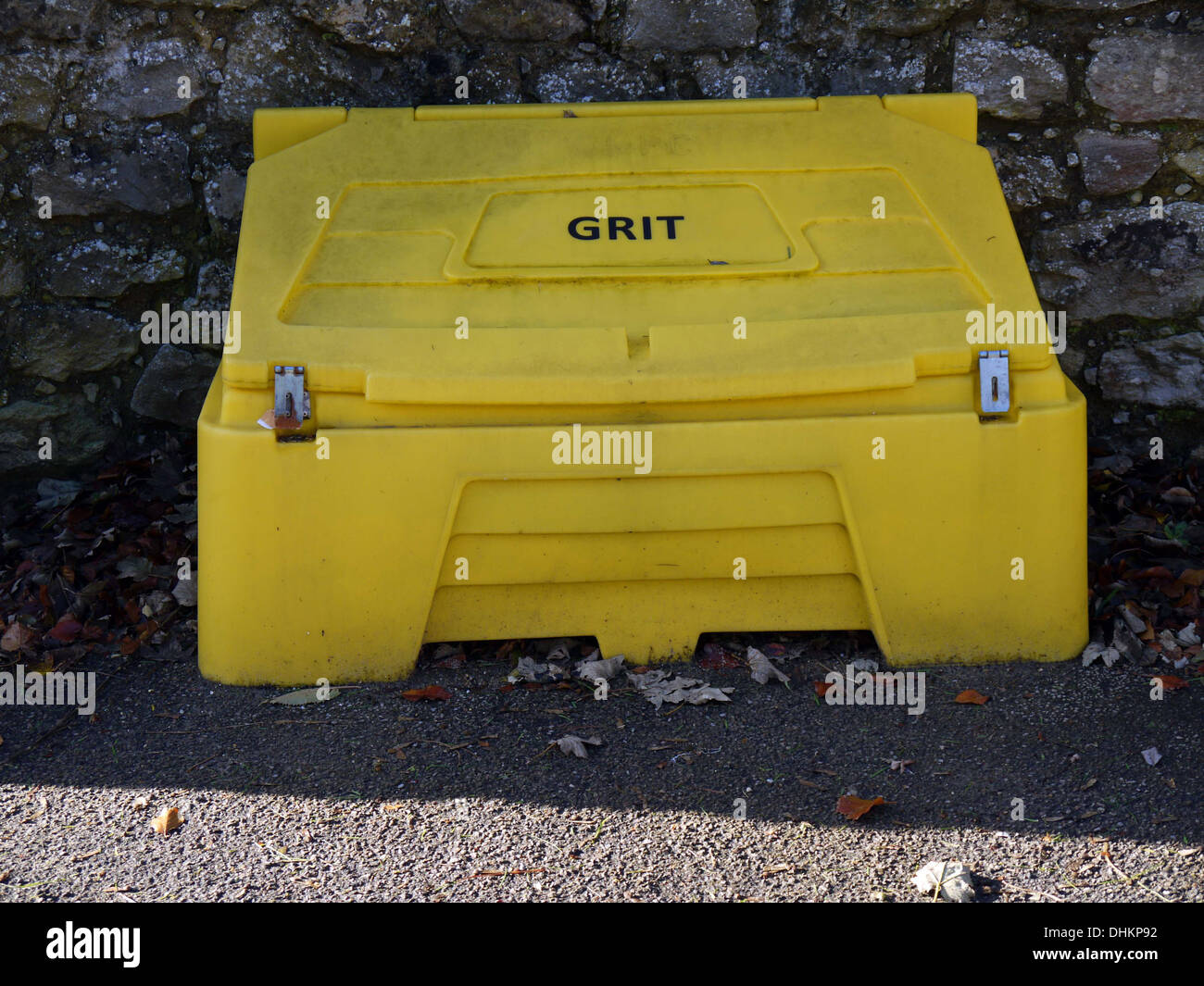 Grit pathway hi-res stock photography and images - Alamy