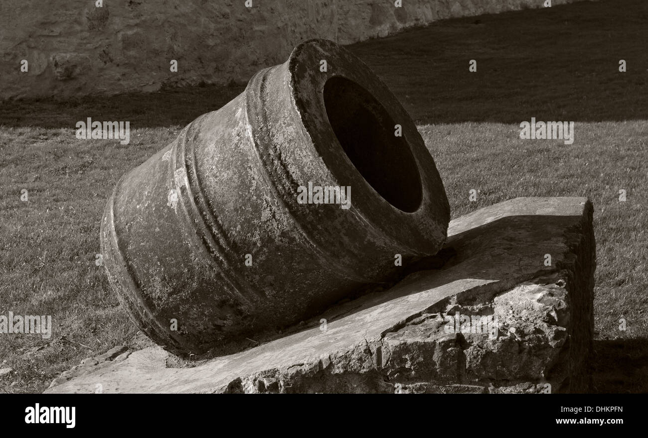 Mortar castle hi-res stock photography and images - Alamy