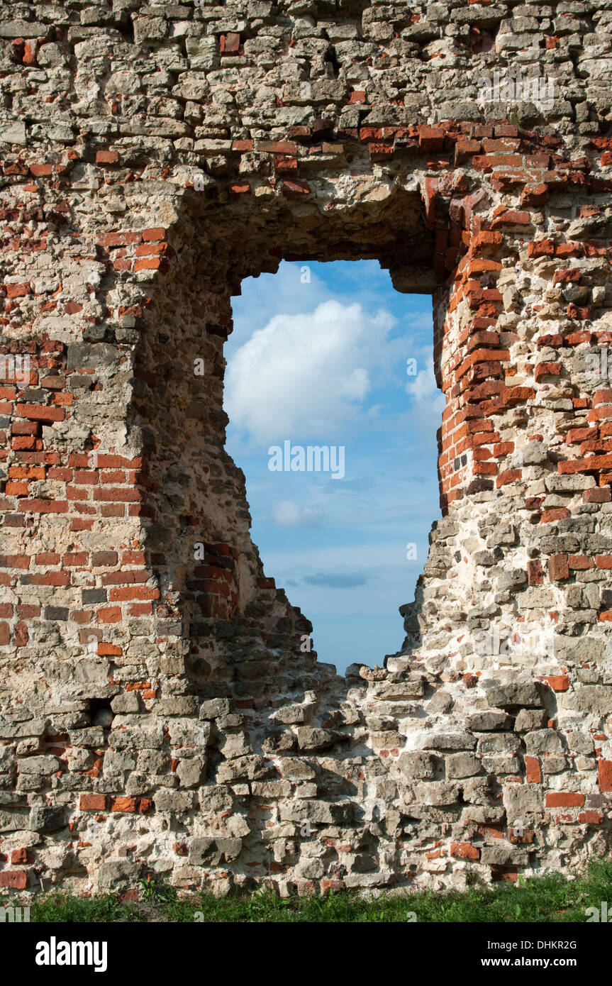 Castle ruined window hi-res stock photography and images - Alamy