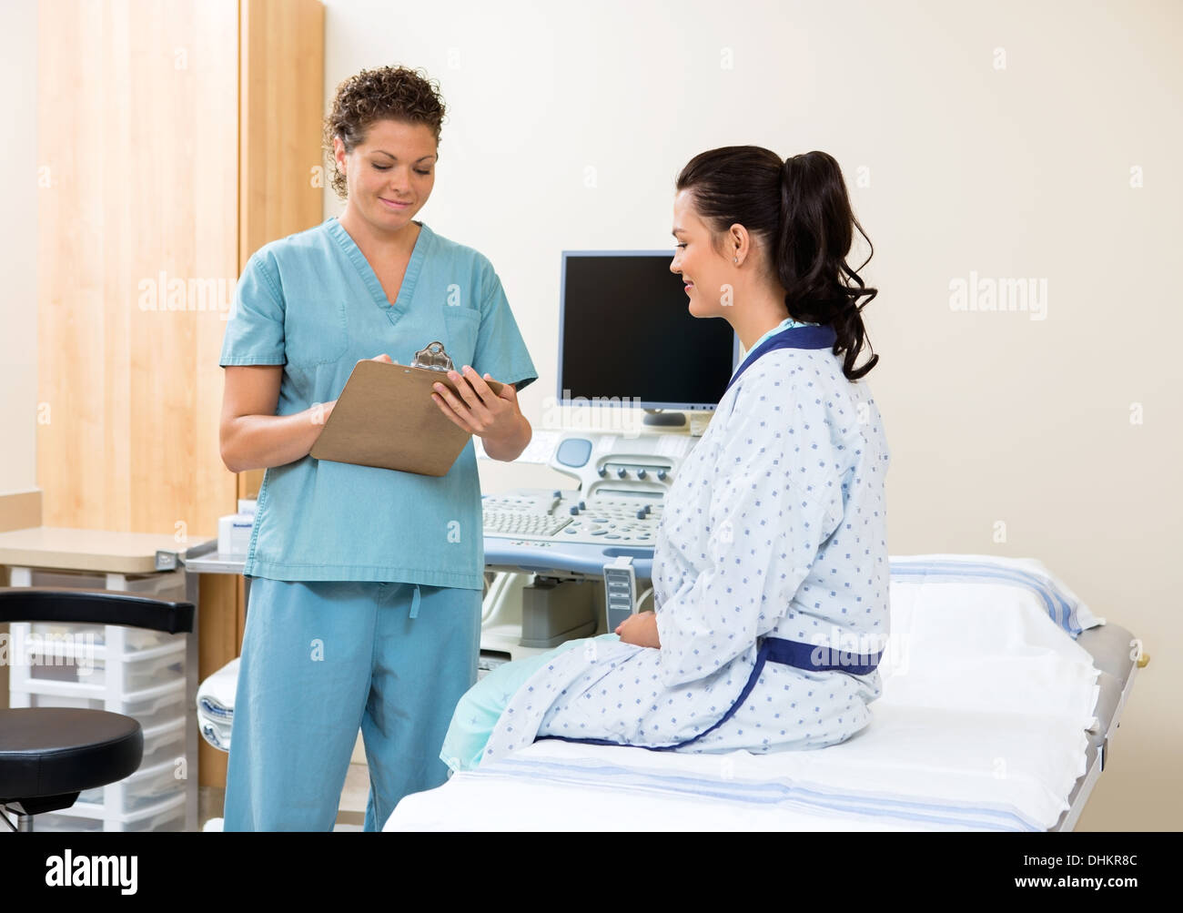 Hospital bed patient notes hi-res stock photography and images - Alamy