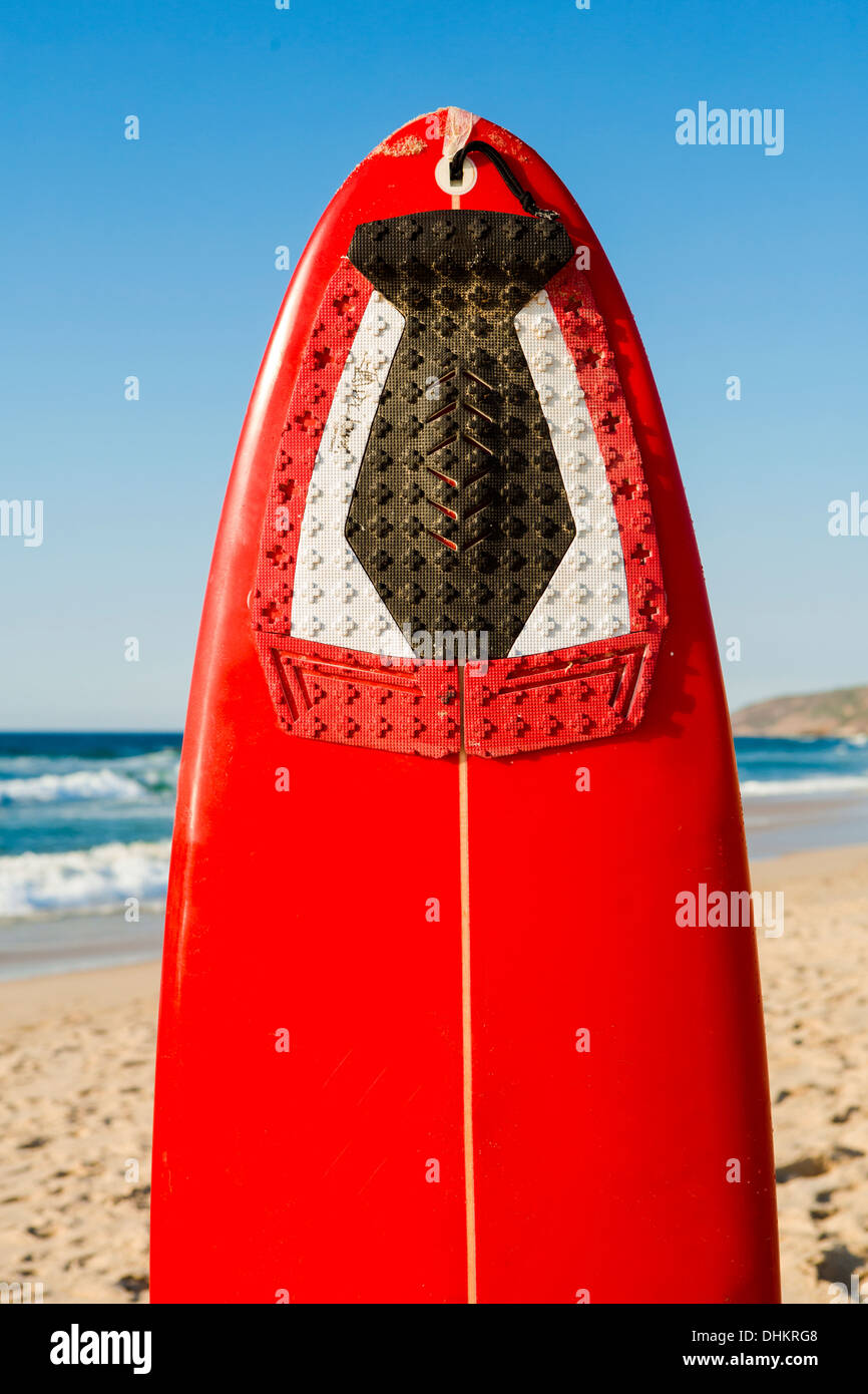 Red surfboard hi-res stock photography and images - Alamy