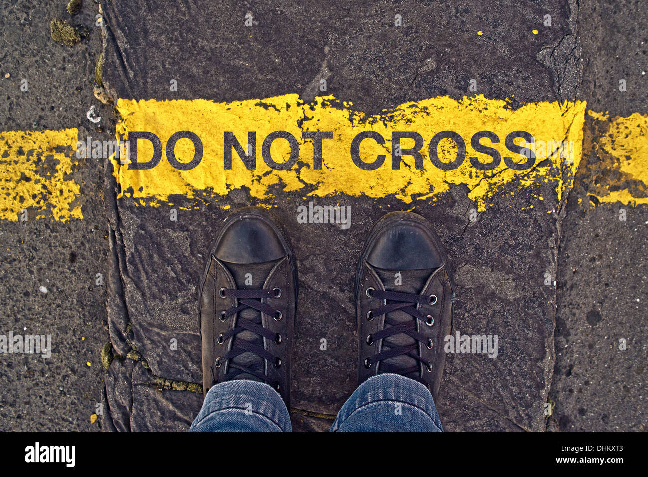 Cross border hi-res stock photography and images - Alamy