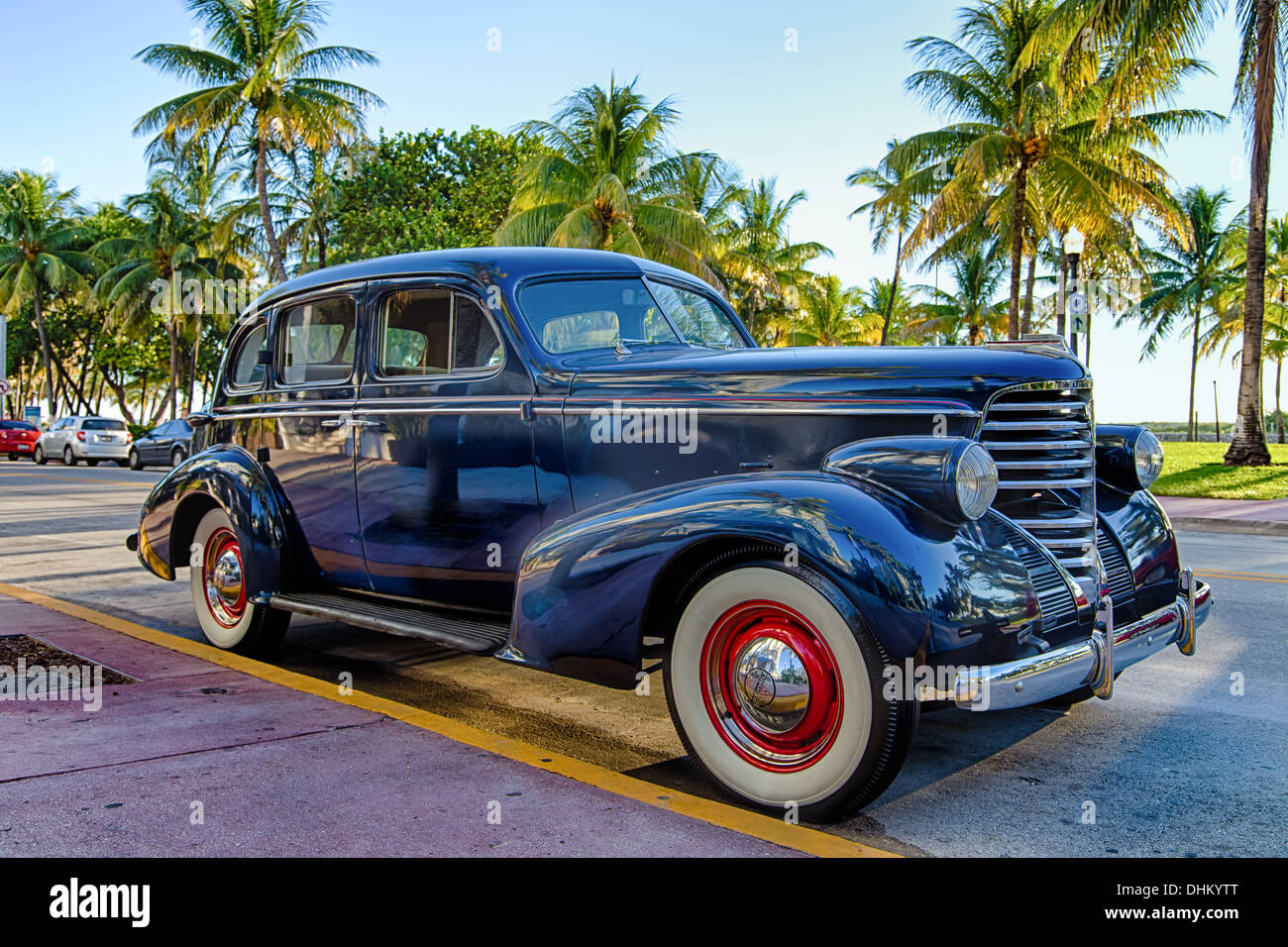 Vintage cars ocean drive miami hi-res stock photography and images - Alamy