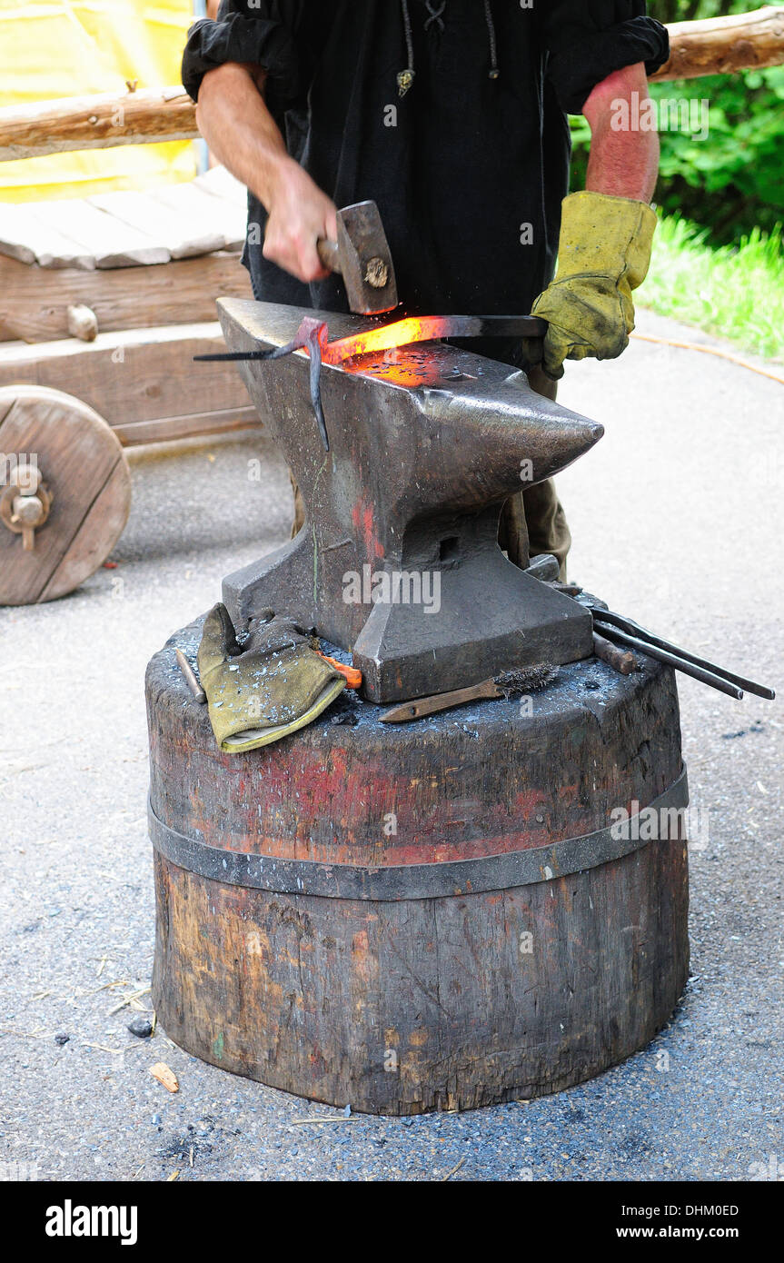the forge, the blacksmith Stock Photo - Alamy