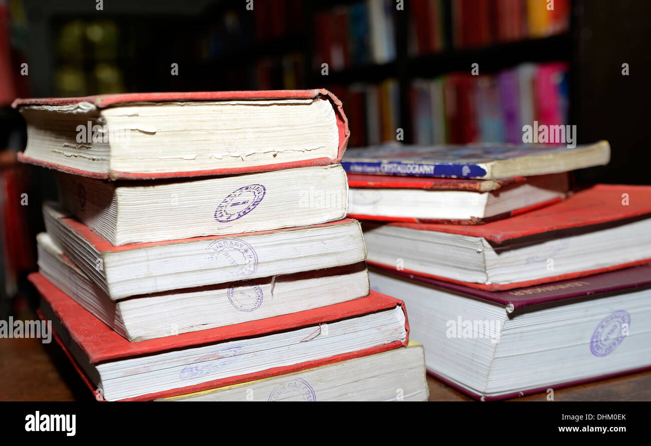 Indian book shop hi-res stock photography and images - Alamy