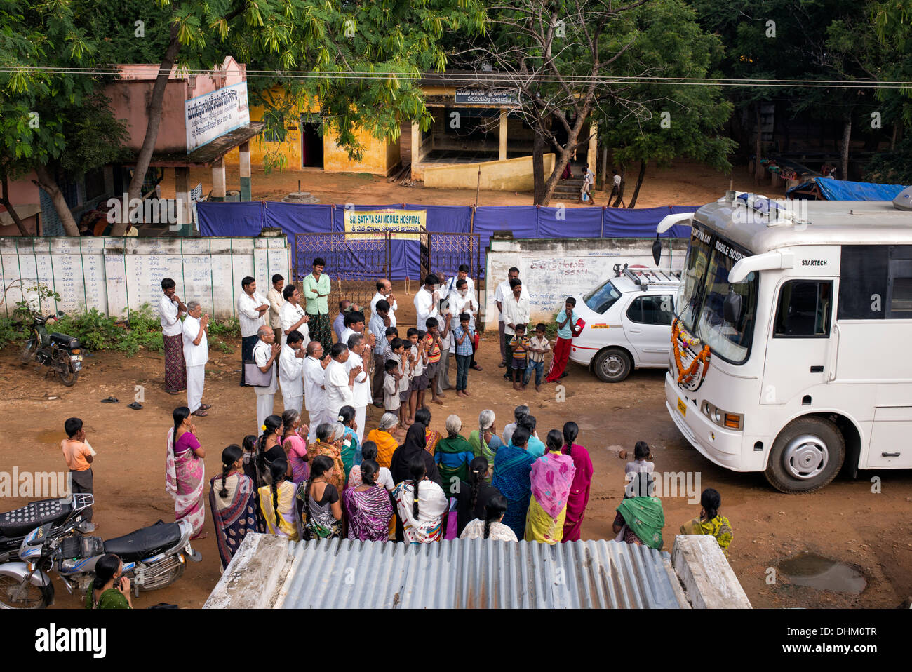 Sri Sathya Sai Baba mobile outreach hospital service clinic bus ...