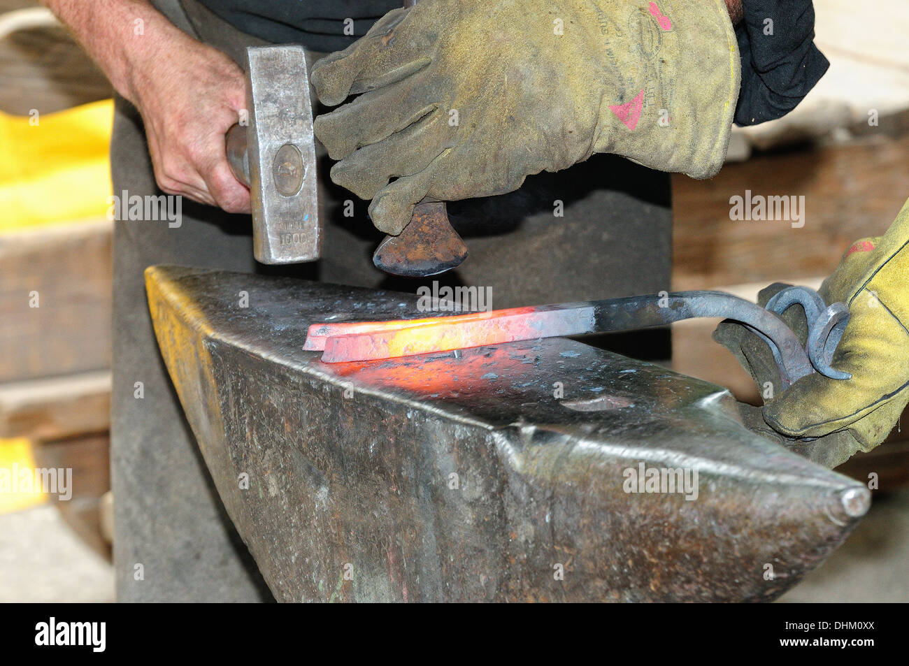 Gluhendes eisen hi-res stock photography and images - Alamy