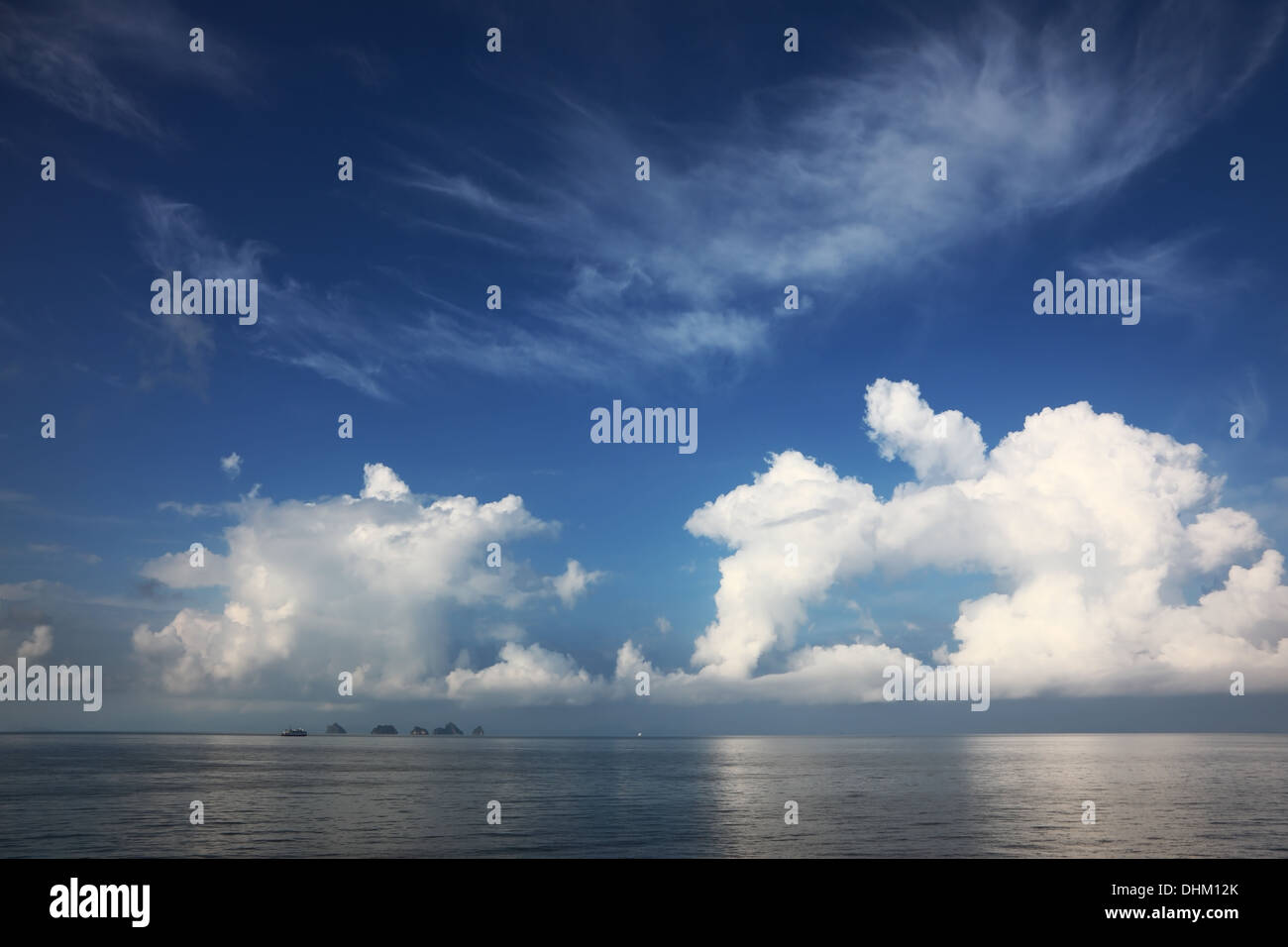 Smooth clouds hi-res stock photography and images - Alamy