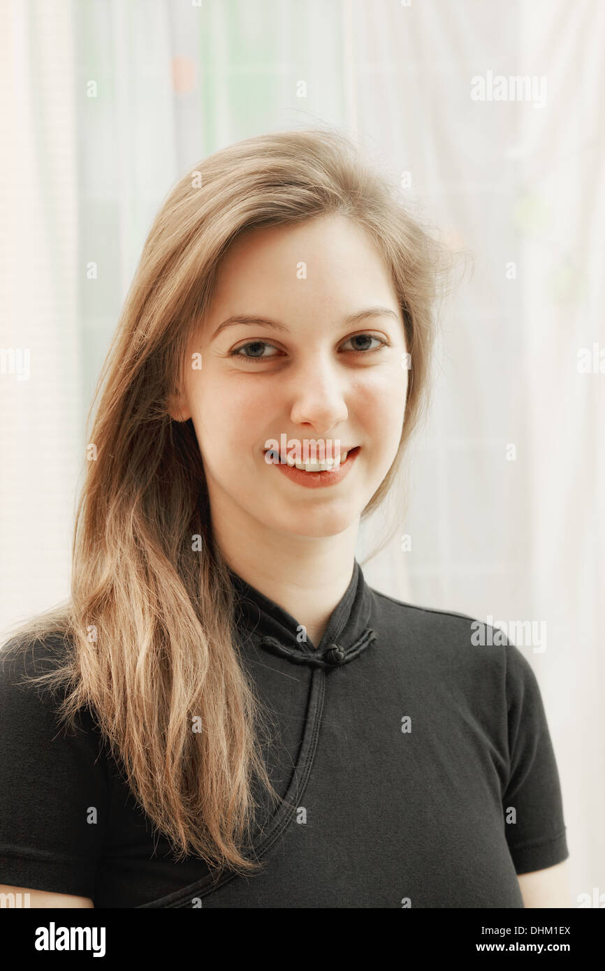 Young black woman portrait hi-res stock photography and images - Alamy