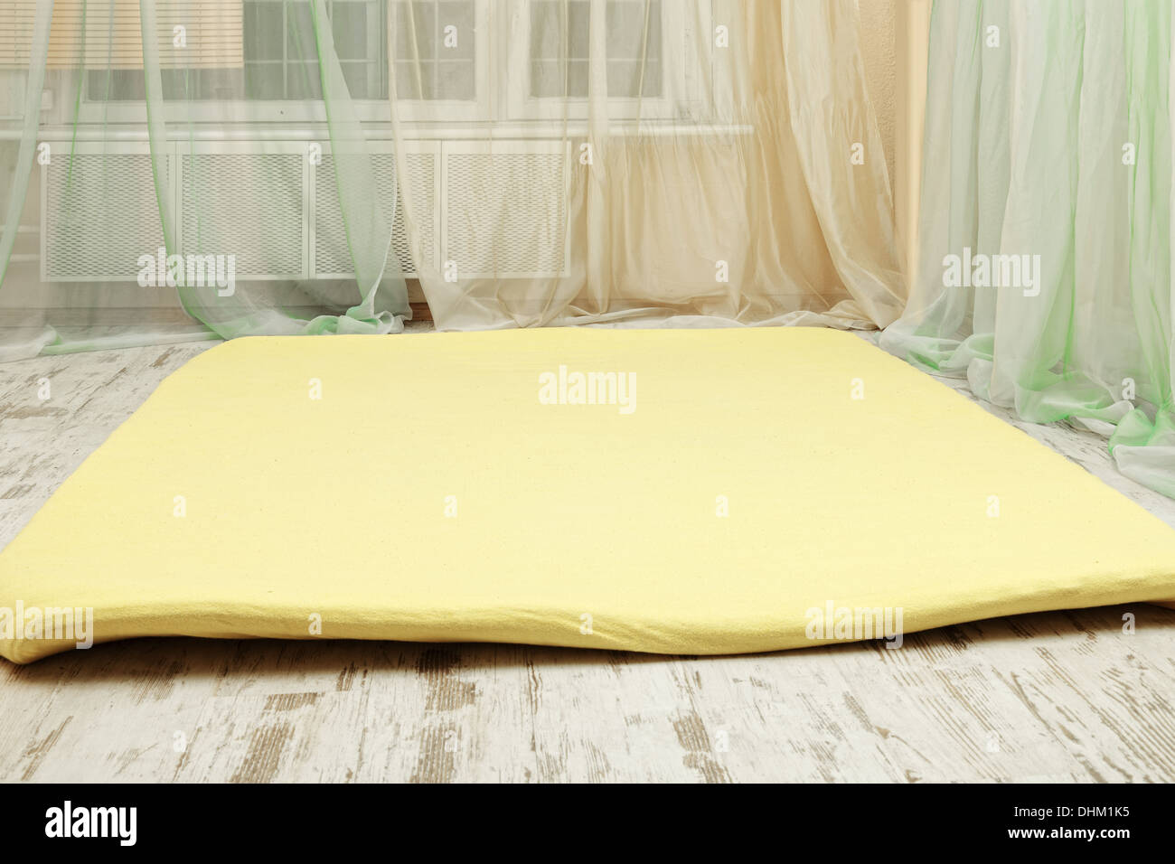 Yellow mat hi-res stock photography and images - Alamy