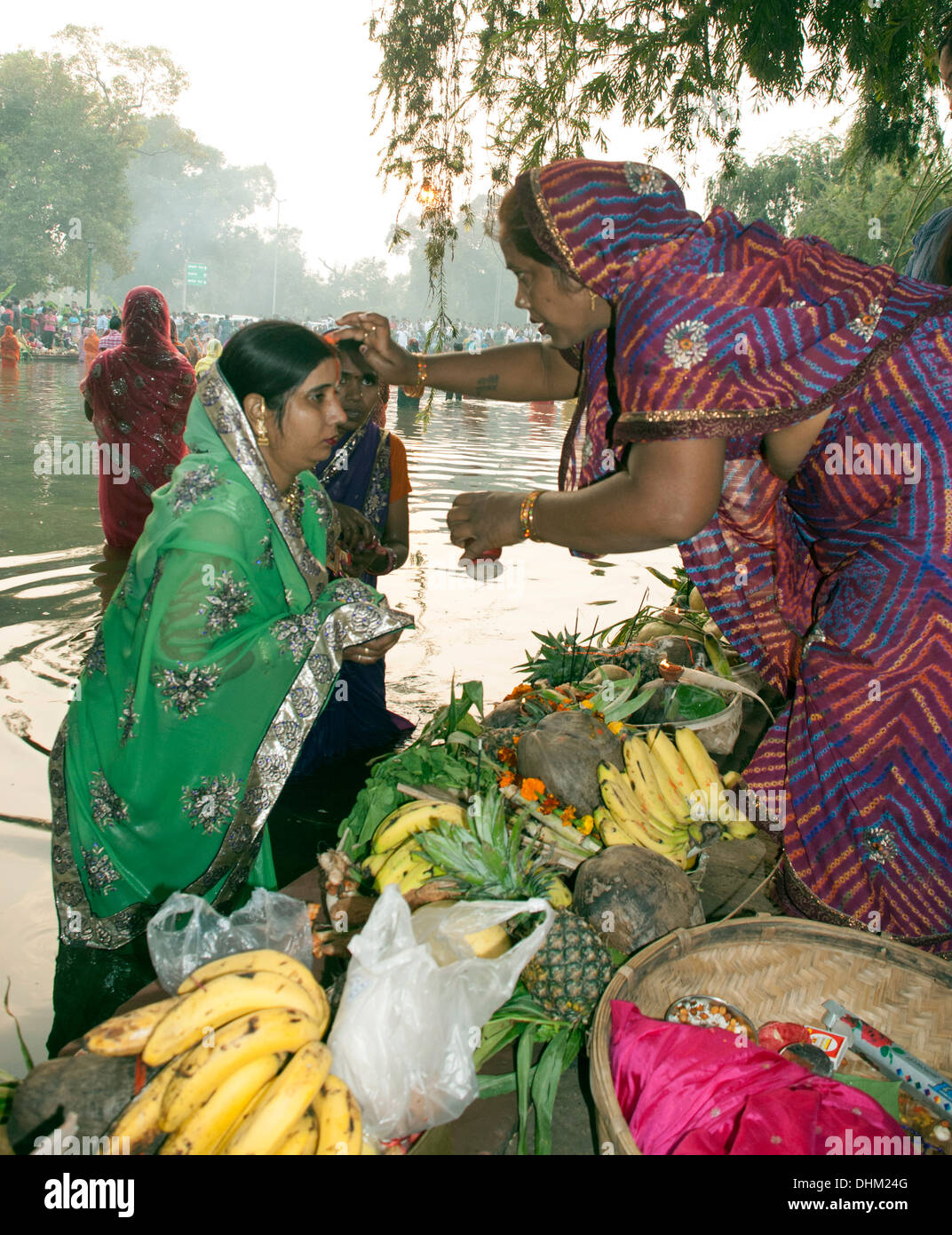 Chhath puja hi-res stock photography and images - Alamy