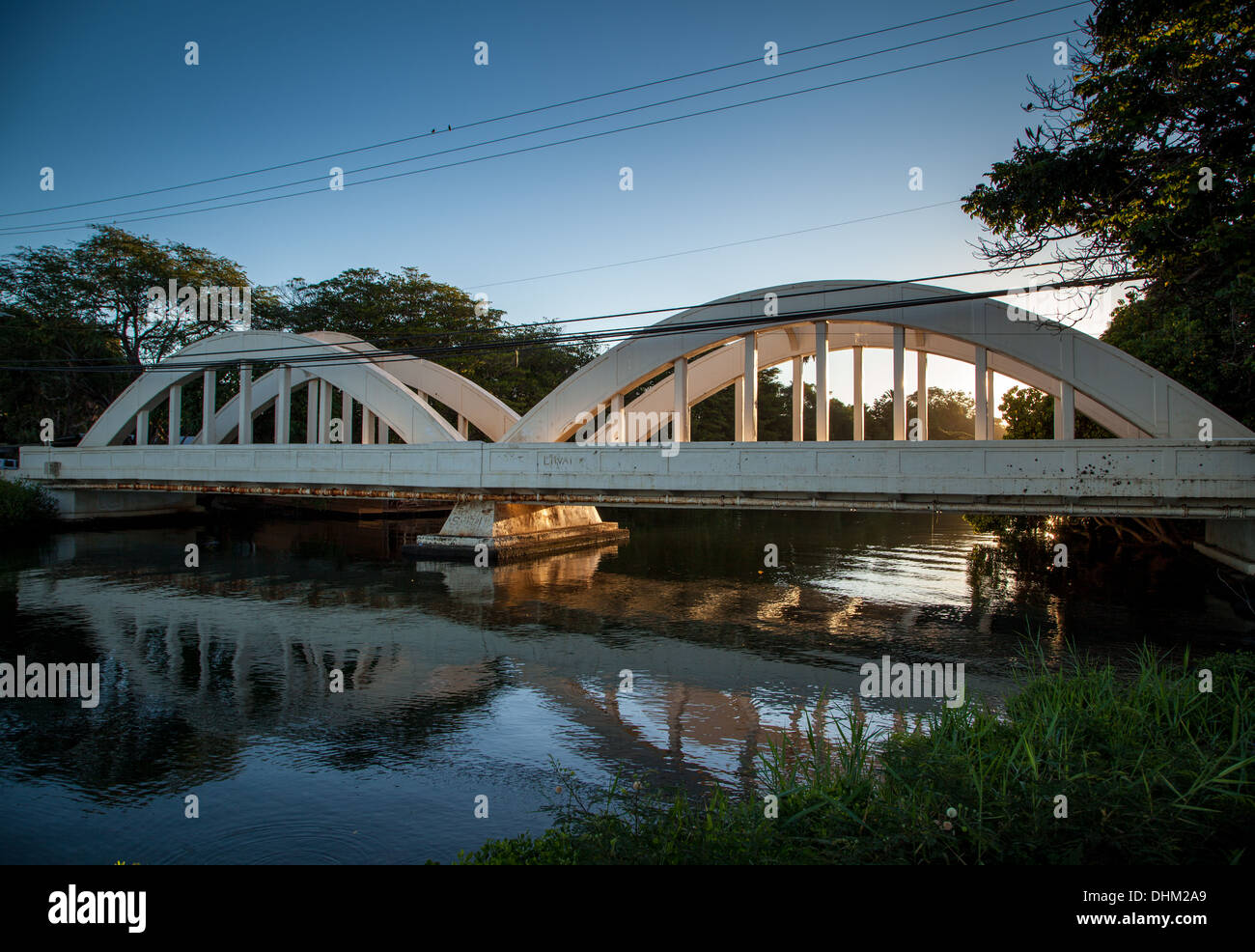 Anahulu bridge haleiwa town hi-res stock photography and images - Alamy