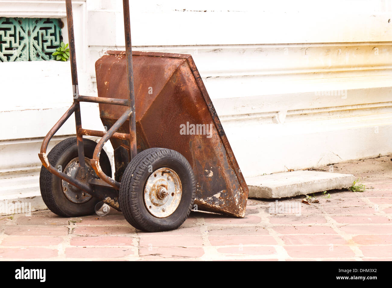 Mechanical cart hi-res stock photography and images - Alamy