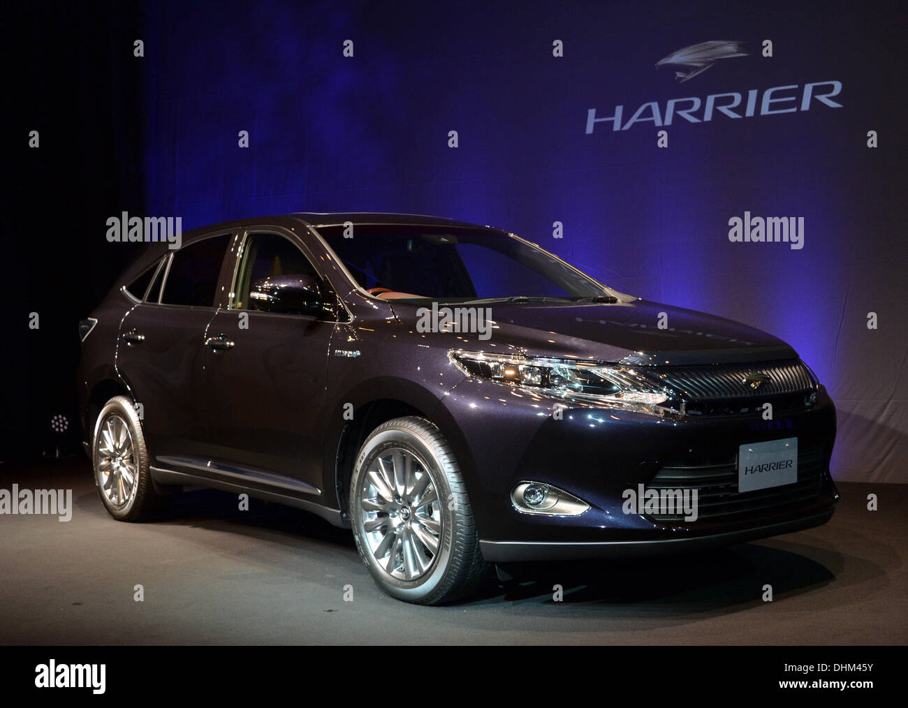 Tokyo, Japan. 13th Nov, 2013. Toyota Harrier, better known to the world ...