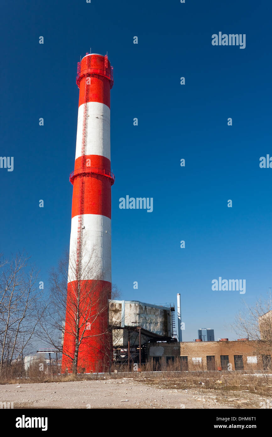 Tall red white chimney hi-res stock photography and images - Alamy