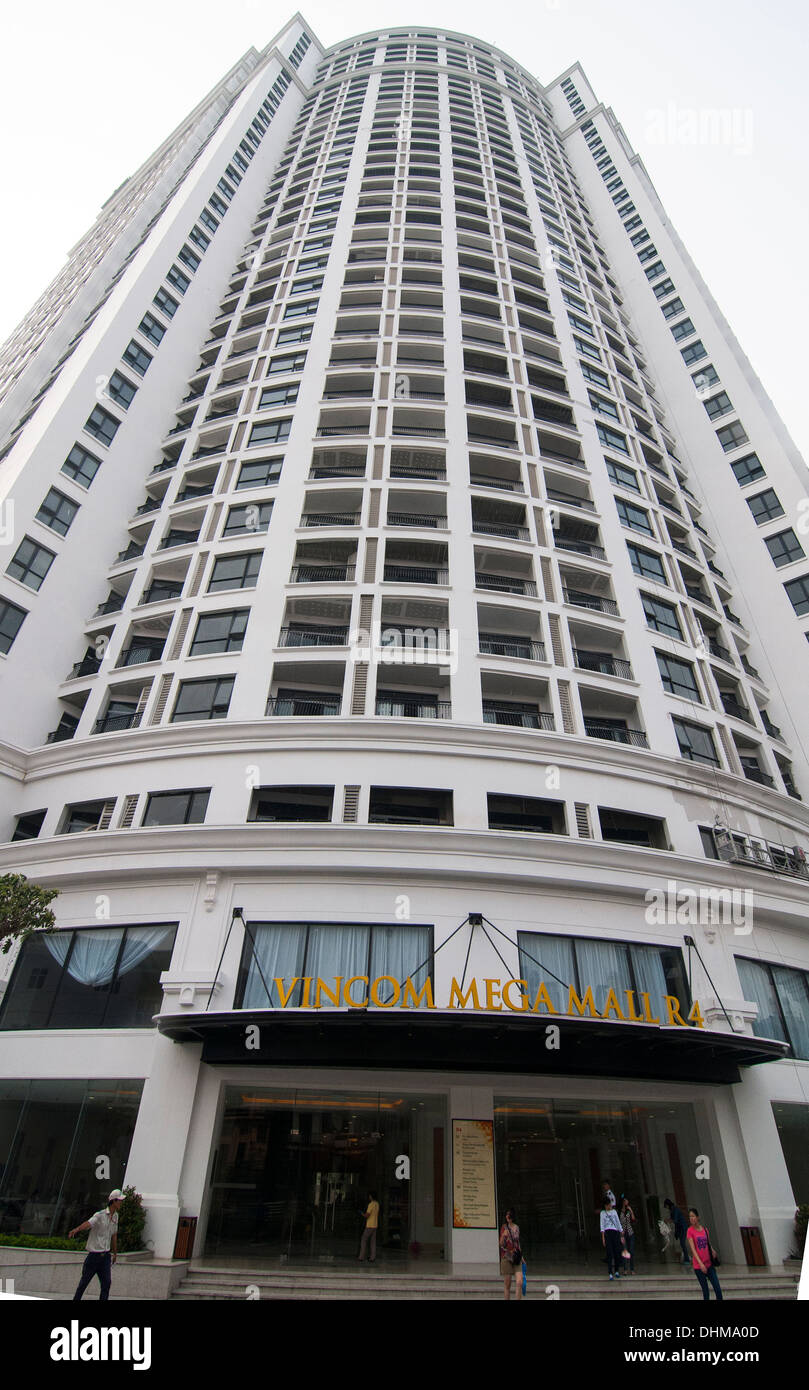 Vincom mega mall royal city hanoi hi-res stock photography and images ...