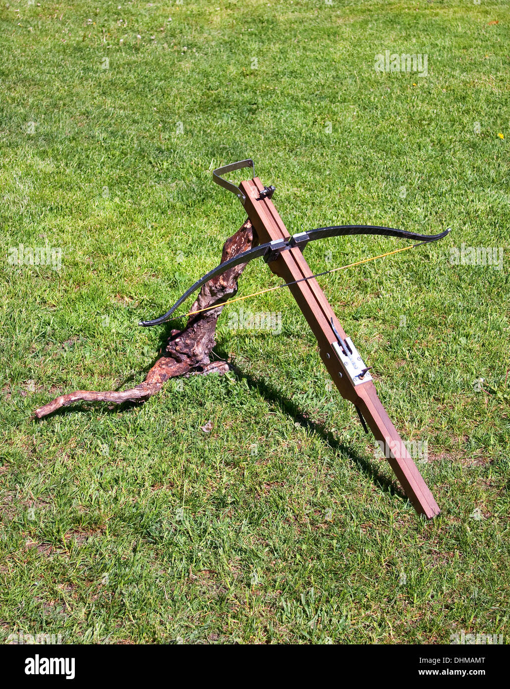 Crossbow hi-res stock photography and images - Alamy