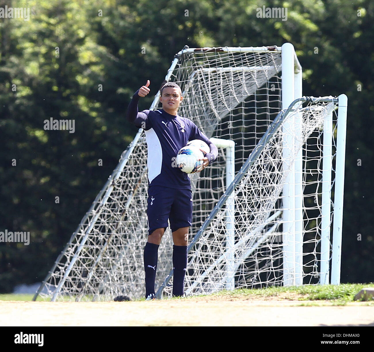 Tottenham hotspur players jermaine jenas hi-res stock photography and ...