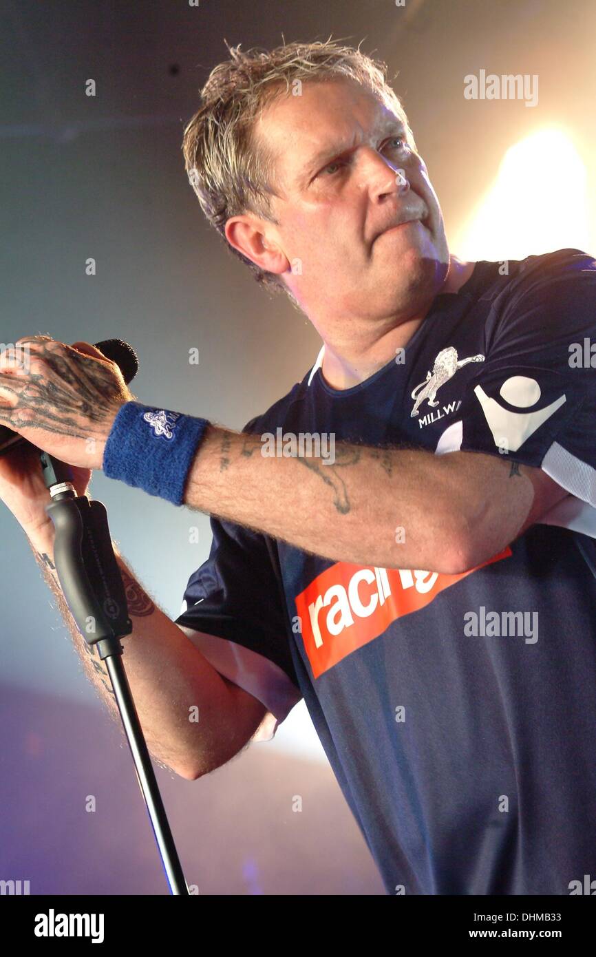 Uk punk band sham 69 hi-res stock photography and images - Alamy