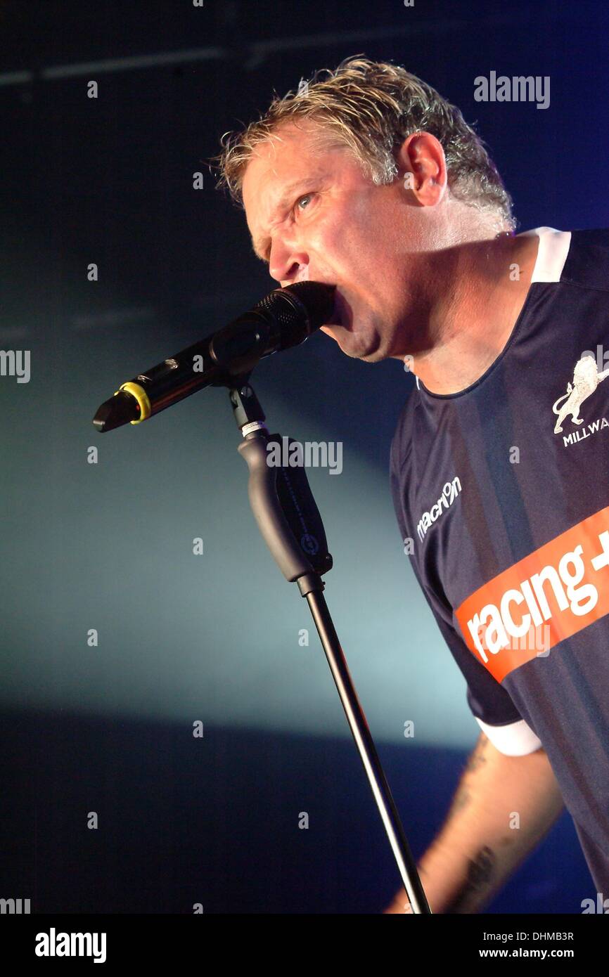 Uk punk band sham 69 hi-res stock photography and images - Alamy