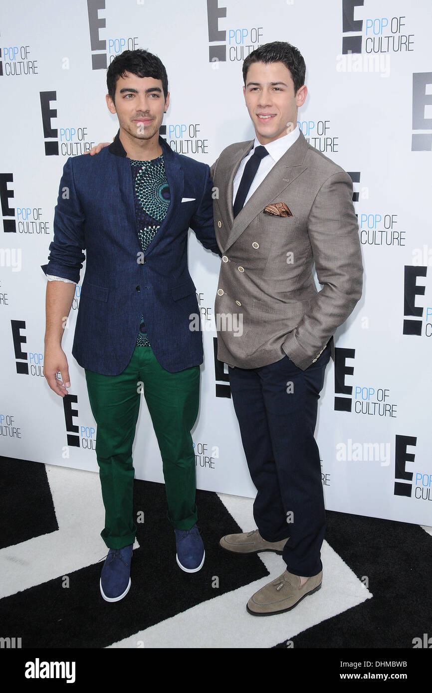Joe jonas nick jonas 2012 hi-res stock photography and images - Alamy