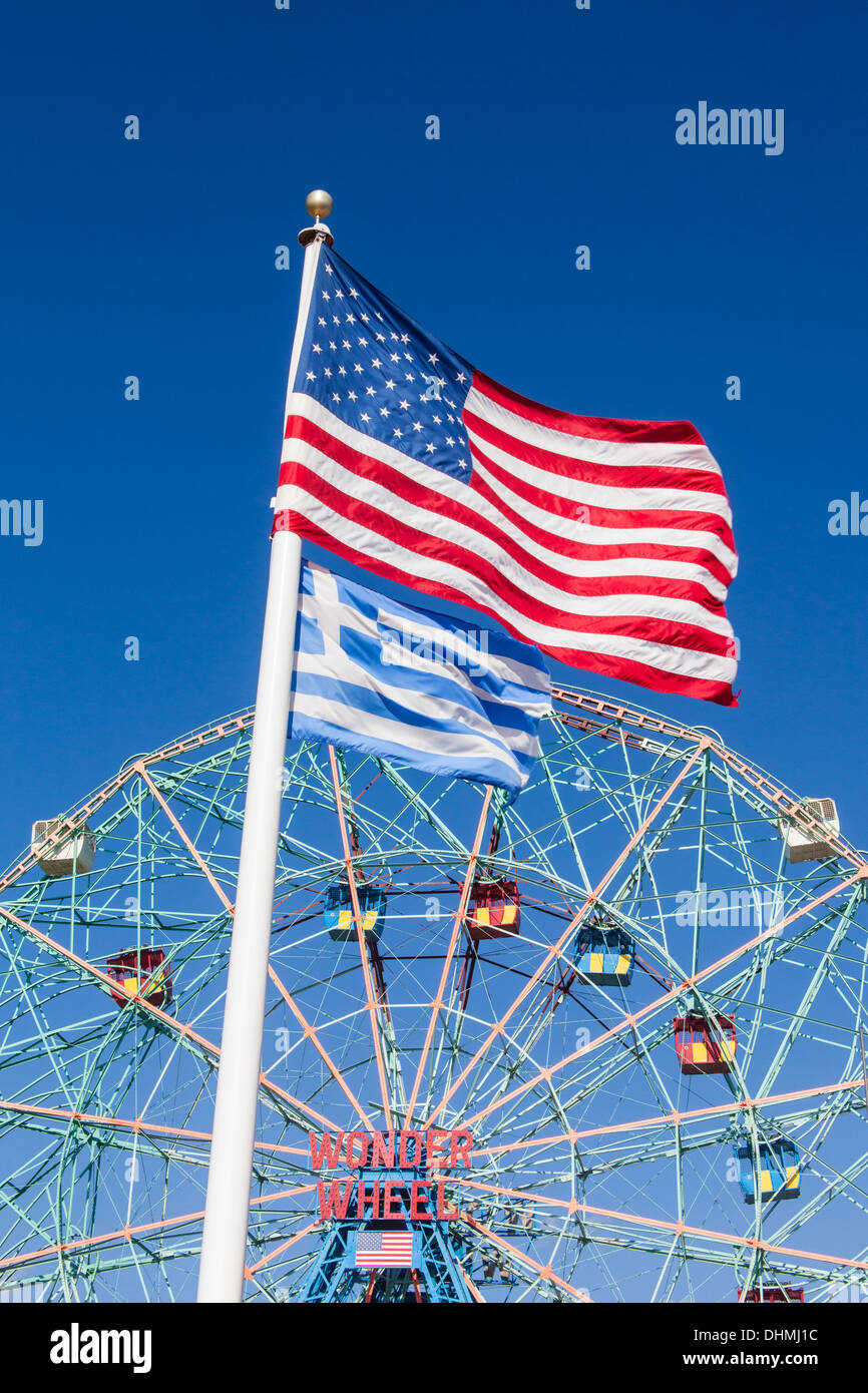 American flag and the Wonder Wheel ferris wheel, Coney Island, Brooklyn ...