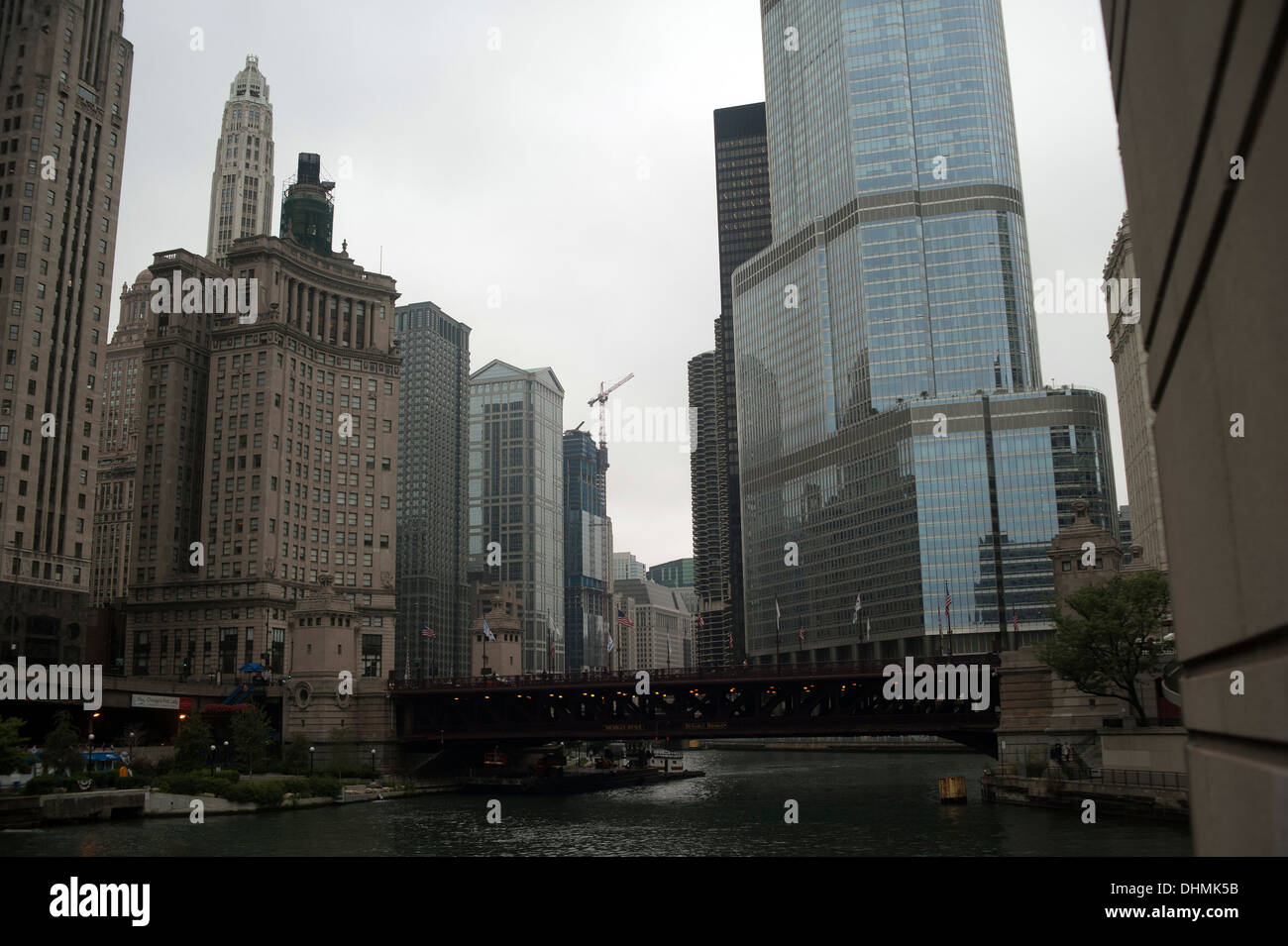 Michigan Avenue Bridge (DuSable Bridge), crosses the Chicago River ...