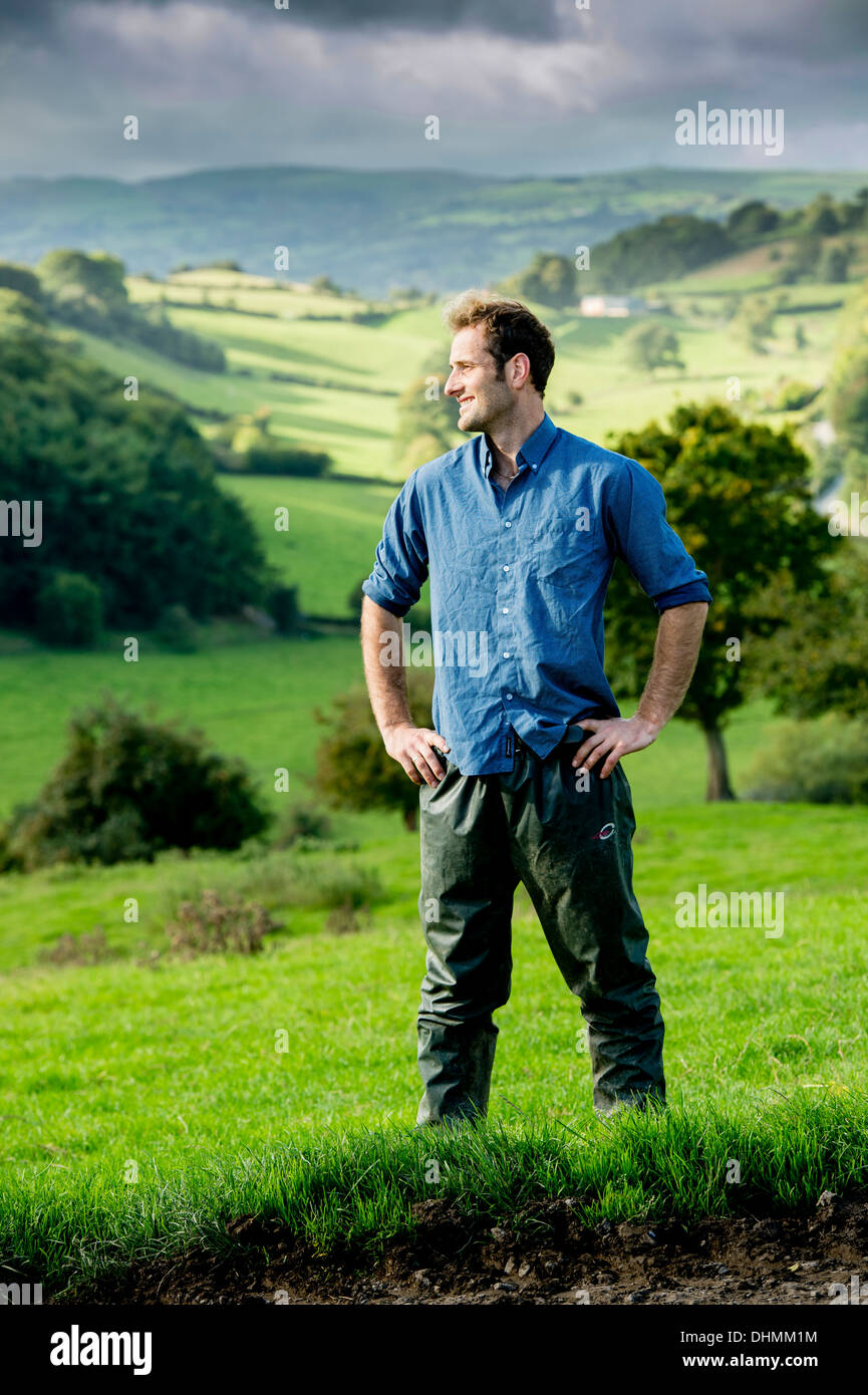 Worker farm uk hi-res stock photography and images - Alamy