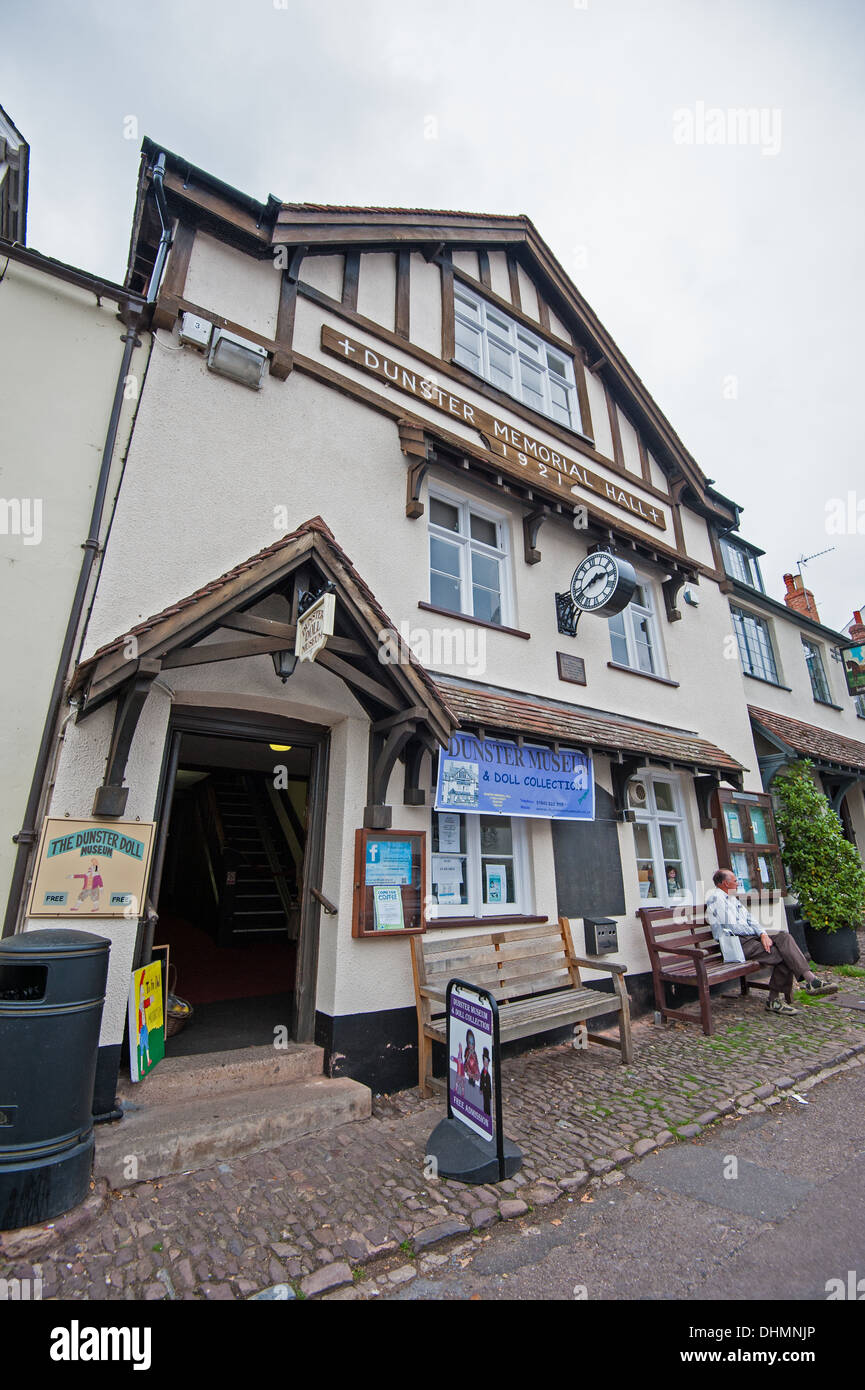 The high street in dunster High Resolution Stock Photography and Images ...
