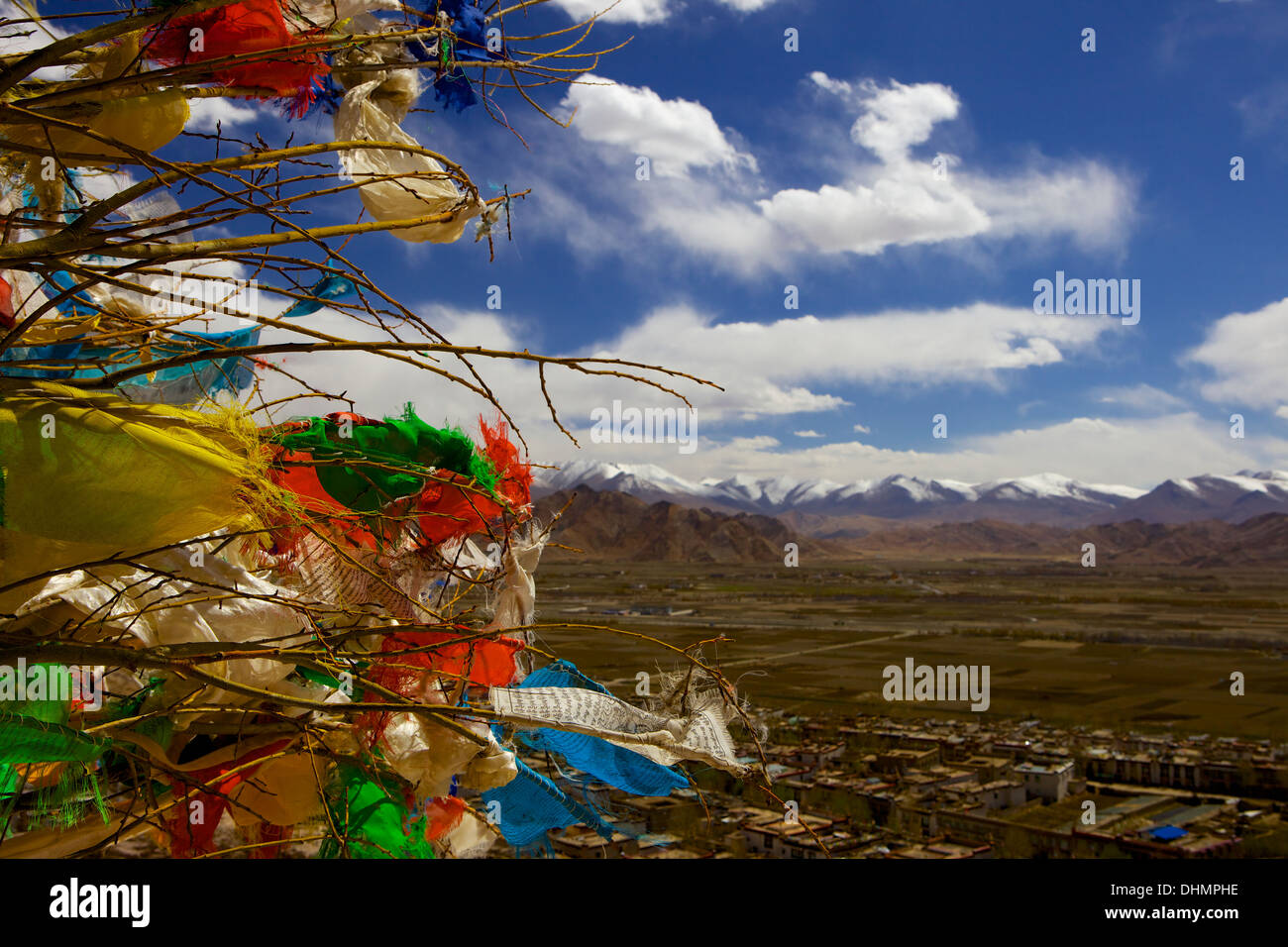 Tibet prayer flags china hi-res stock photography and images - Alamy