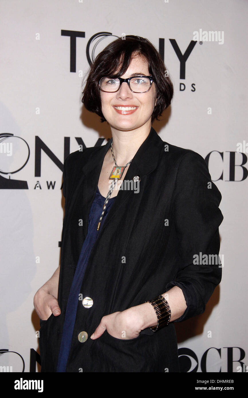 Paloma young hi-res stock photography and images - Alamy